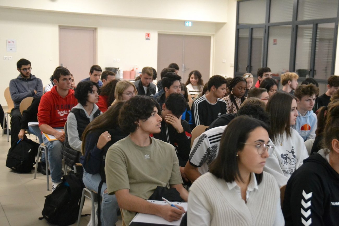LE CREUSOT : Une conférence sur la cristallographie au lycée Léon Blum - Creusot Infos