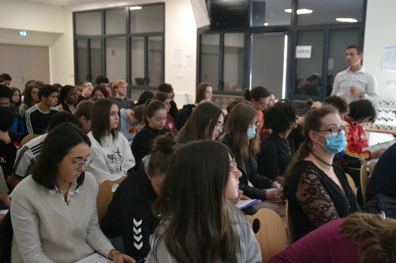 LE CREUSOT : Une conférence sur la cristallographie au lycée Léon Blum - Creusot Infos