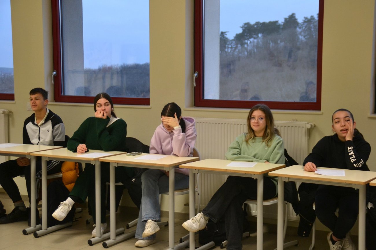 LE CREUSOT : Rencontre avec la romancière Charline Effah au lycée Léon Blum - Creusot Infos