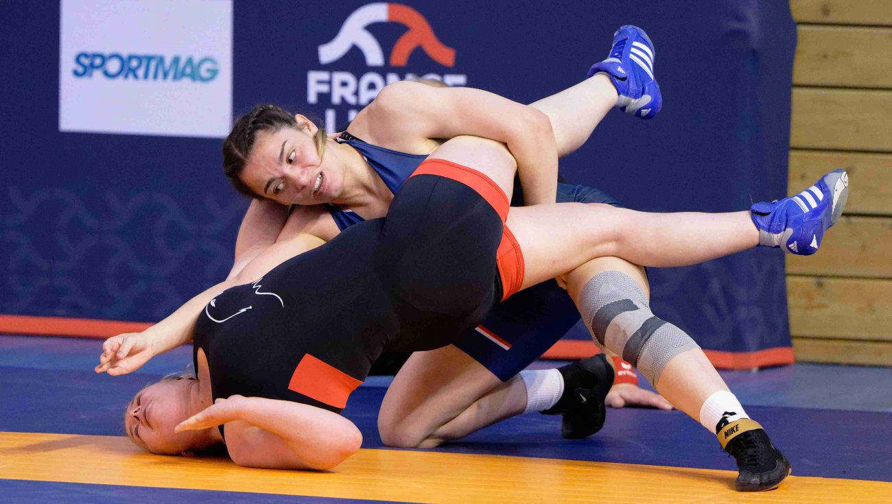 LUTTE : Améline Douarre championne de France à la Halle des Sports au Creusot - Creusot Infos