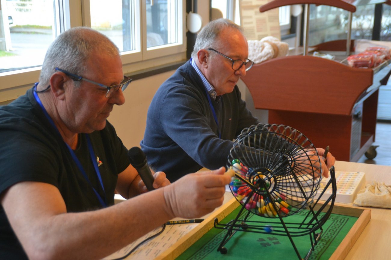 LE CREUSOT : Une centaine de joueurs au loto des Amis du Long-Tom - Creusot Infos