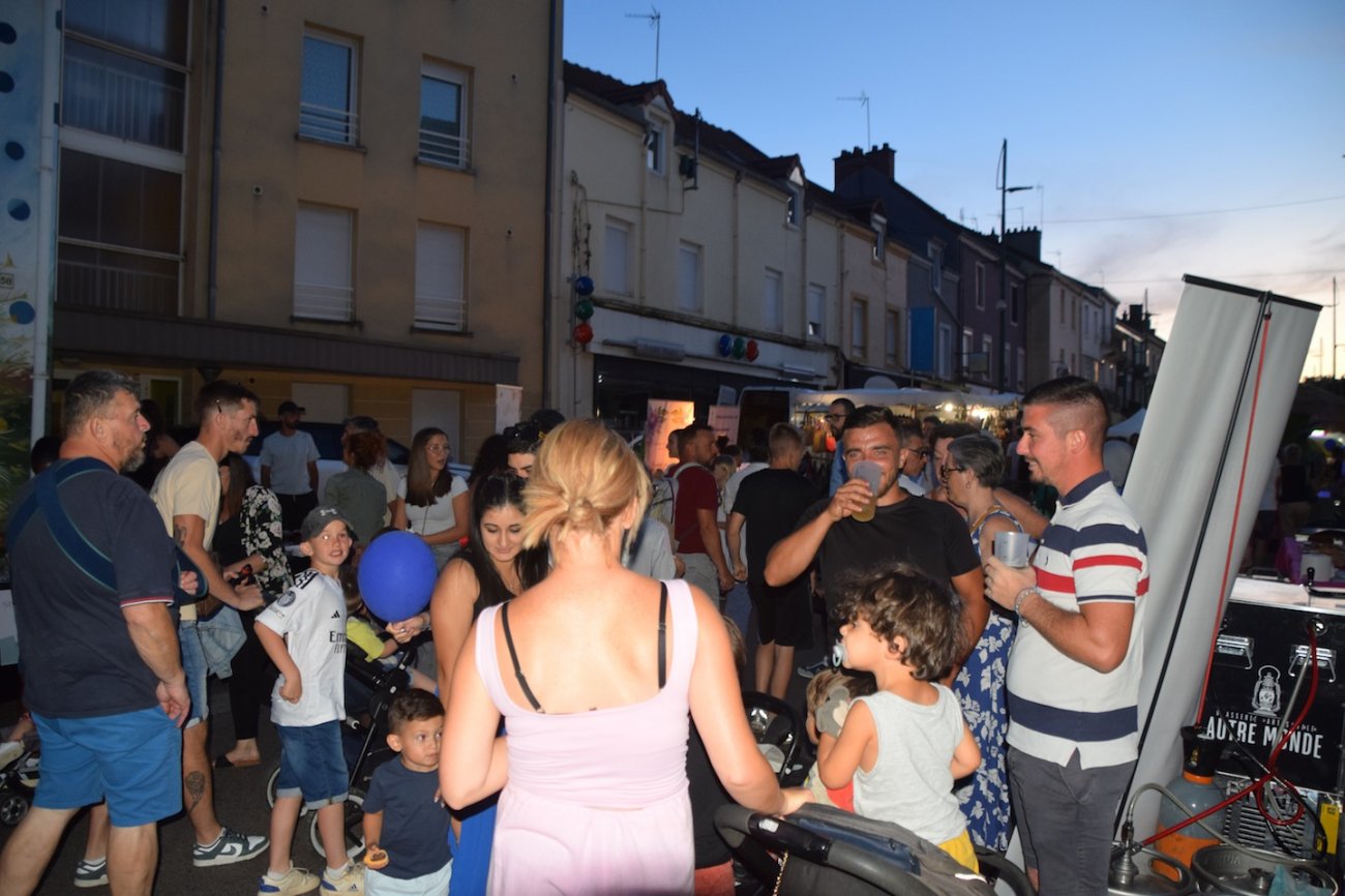 LE CREUSOT : Pleins feux sur le marché nocturne de la rue maréchal Foch - Creusot Infos