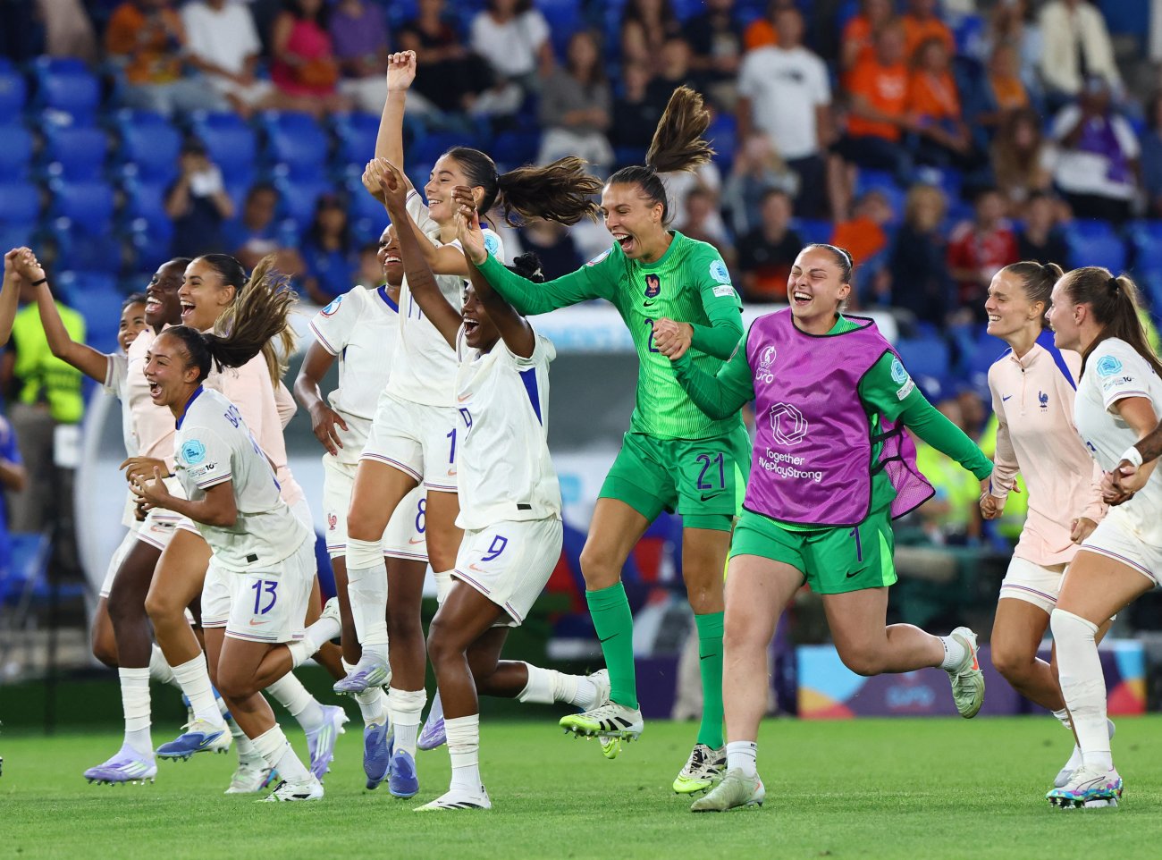 FOOTBALL (Euro féminin) : La France punit les Pays-Bas et affrontera l’Allemagne en quarts ...