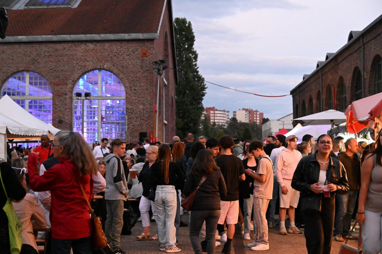 LE CREUSOT : Un bon millier de personnes aux Festiv'halles, très Disco, vendredi soir - Creusot ...