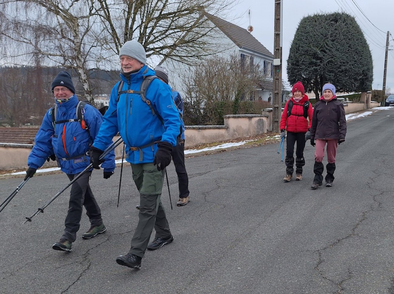 SAINT-SERNIN DU BOIS : Les marcheurs de l’ACAPS ont bravé le froid ...