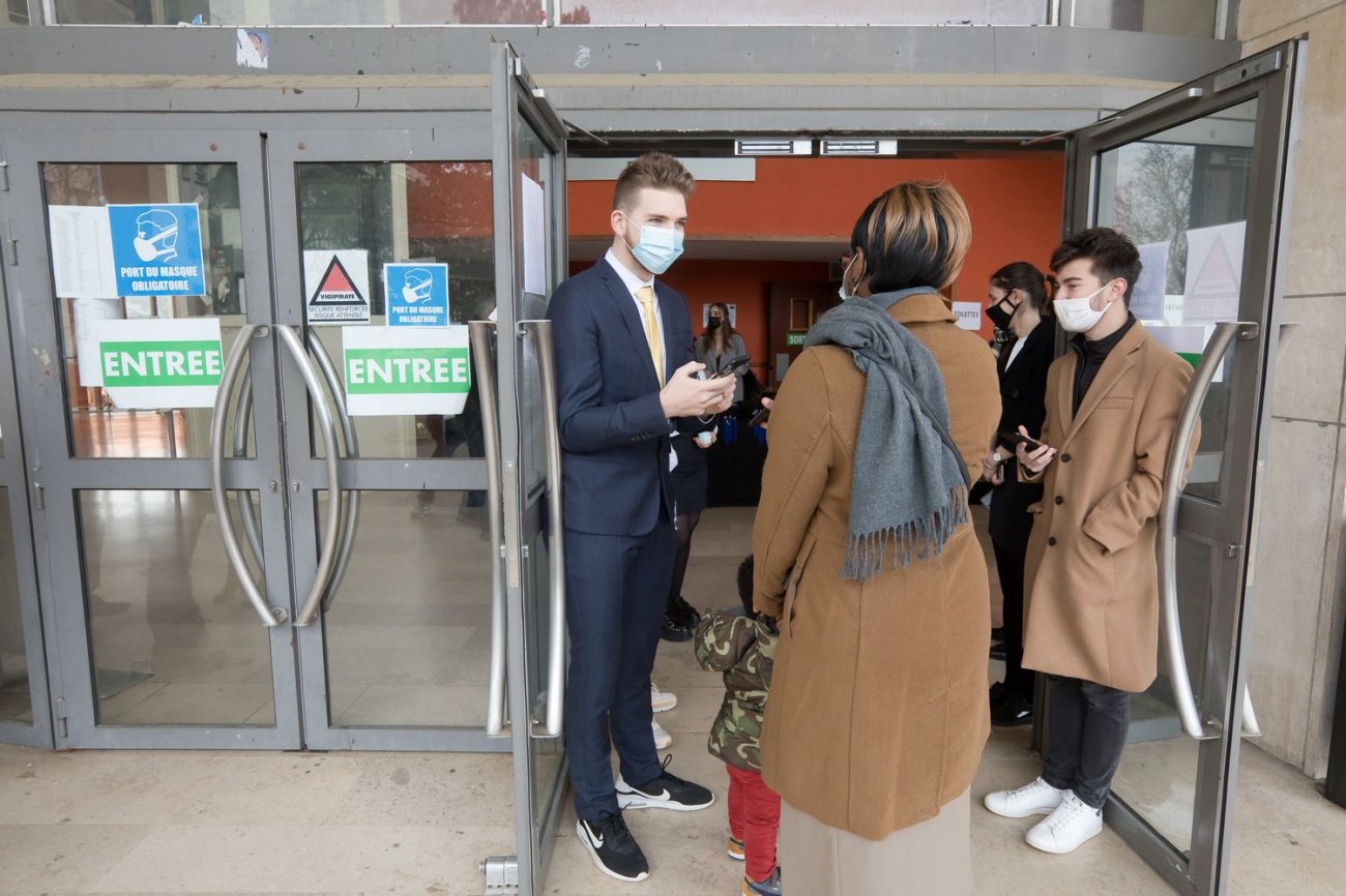 ÉTUDES SUPÉRIEURES : Cérémonie de remise des diplômes de l'ÉSIREM ...