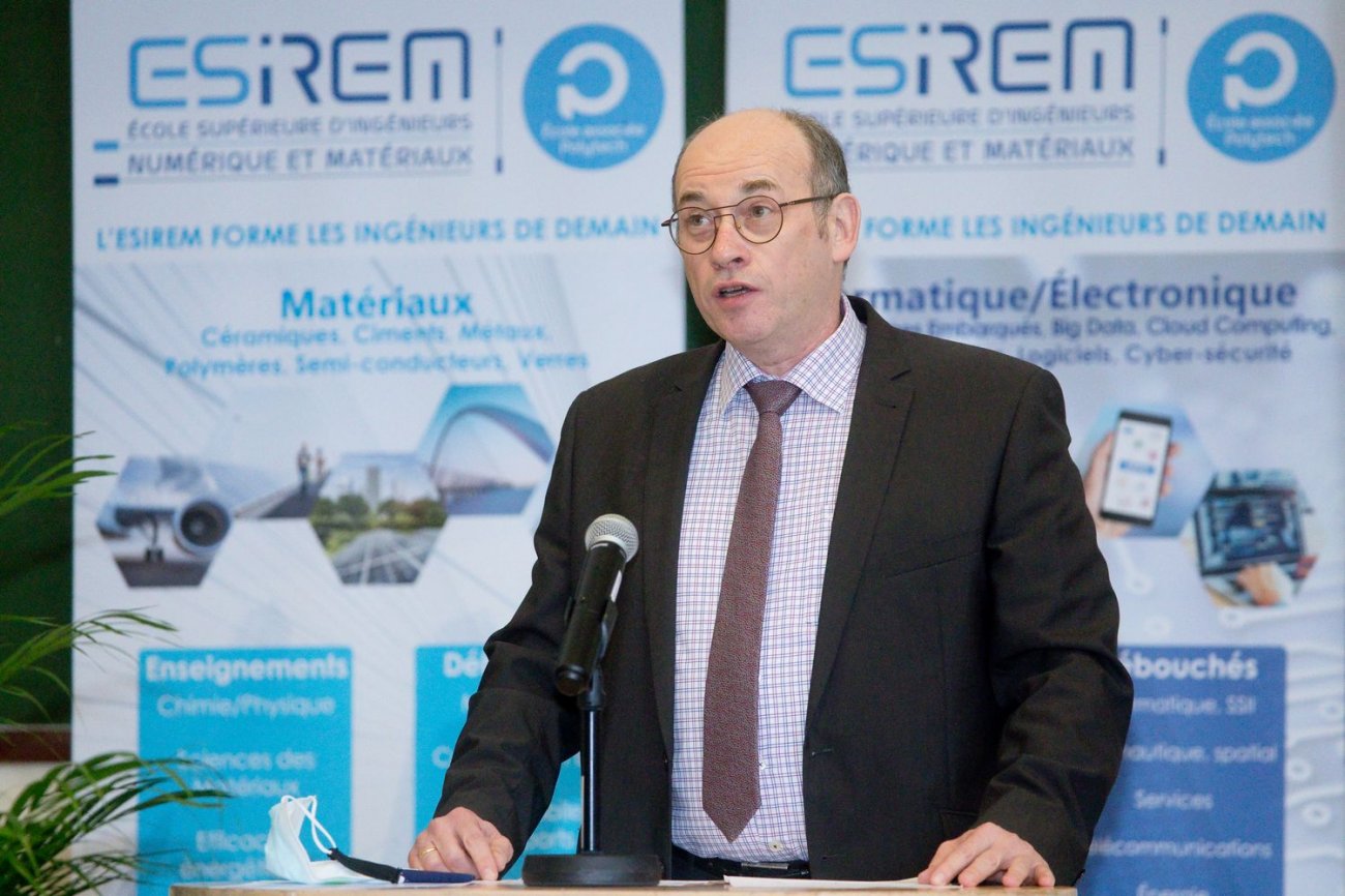 ÉTUDES SUPÉRIEURES : Cérémonie de remise des diplômes de l'ÉSIREM ...