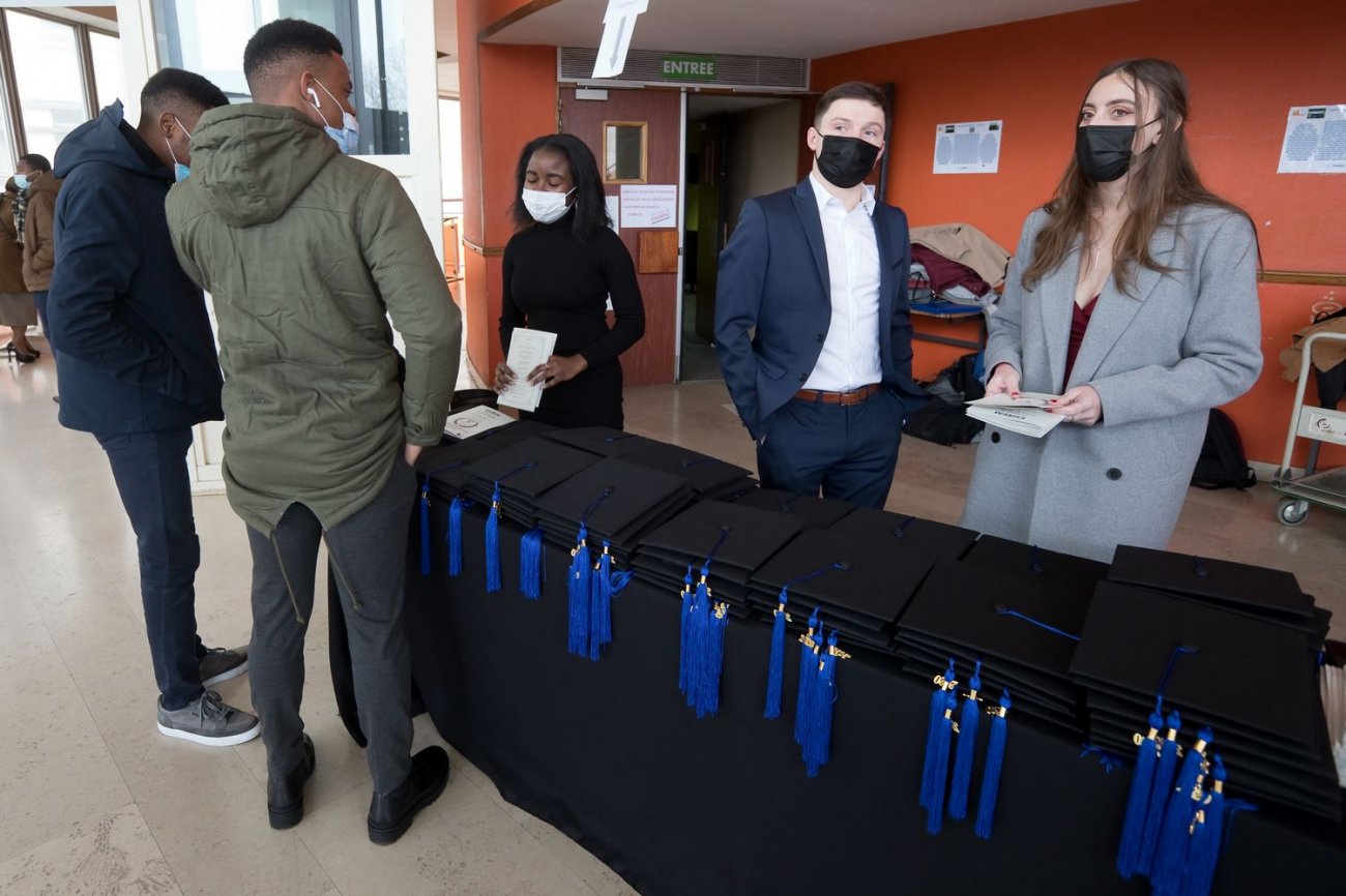 ÉTUDES SUPÉRIEURES : Cérémonie de remise des diplômes de l'ÉSIREM ...