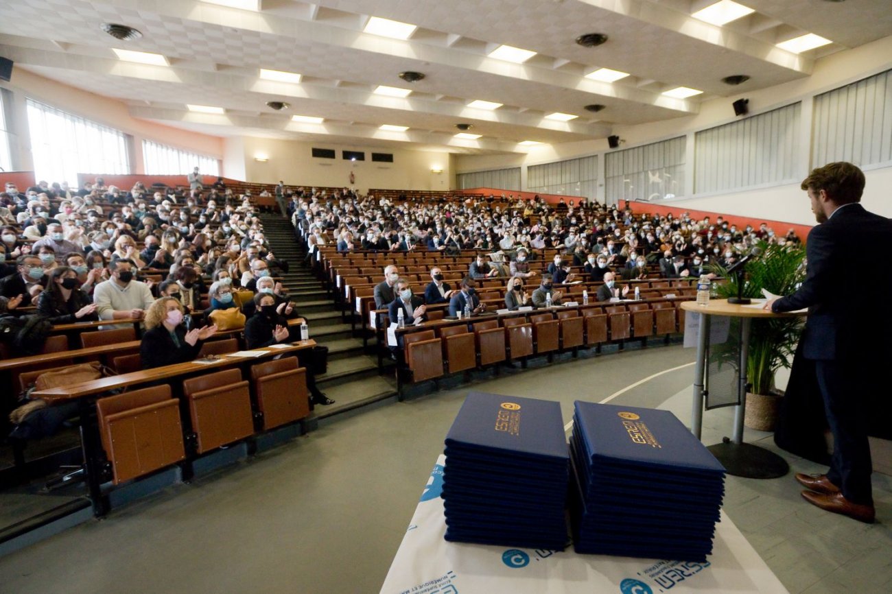 ÉTUDES SUPÉRIEURES : Cérémonie de remise des diplômes de l'ÉSIREM ...