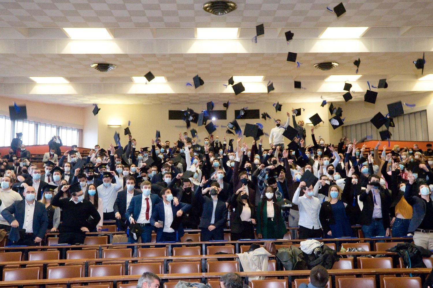 ÉTUDES SUPÉRIEURES : Cérémonie de remise des diplômes de l'ÉSIREM ...