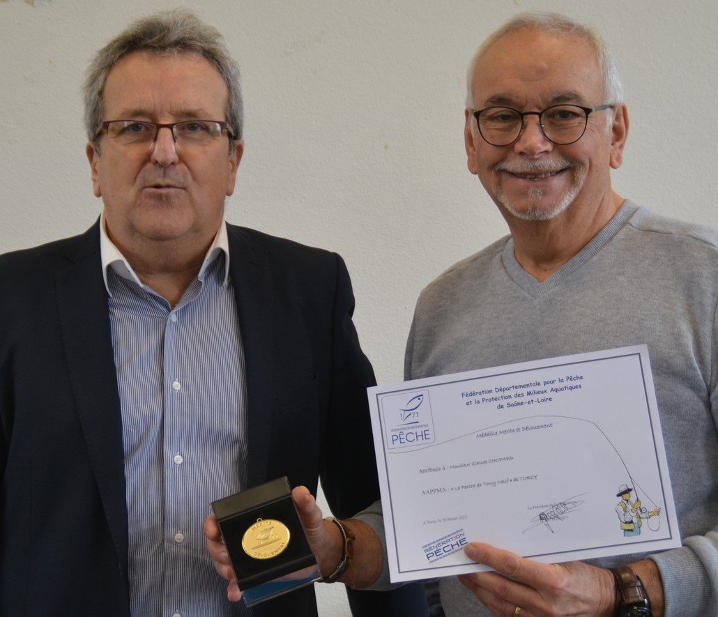 PÊCHE : La médaille d’Or du Mérite et du Dévouement à Claude Chopard ...