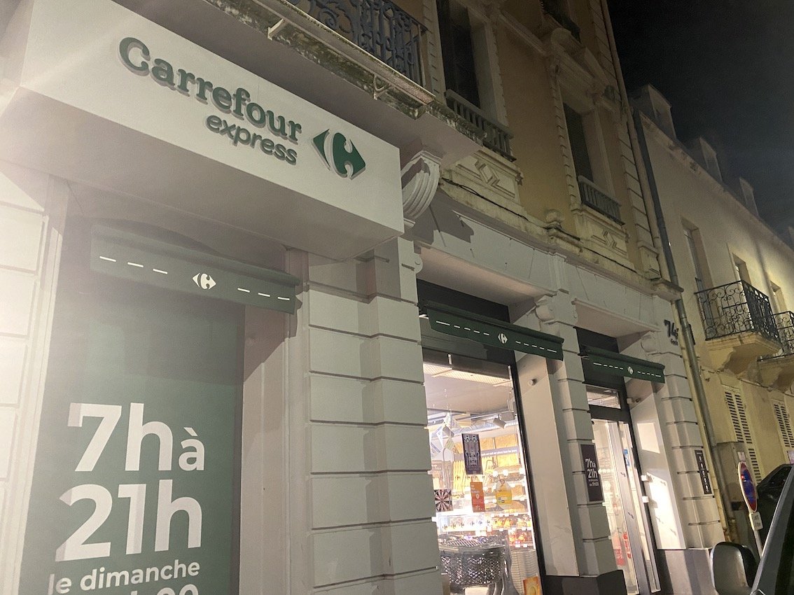 LE CREUSOT : Le braqueur du Carrefour de la rue Foch et son complice ...