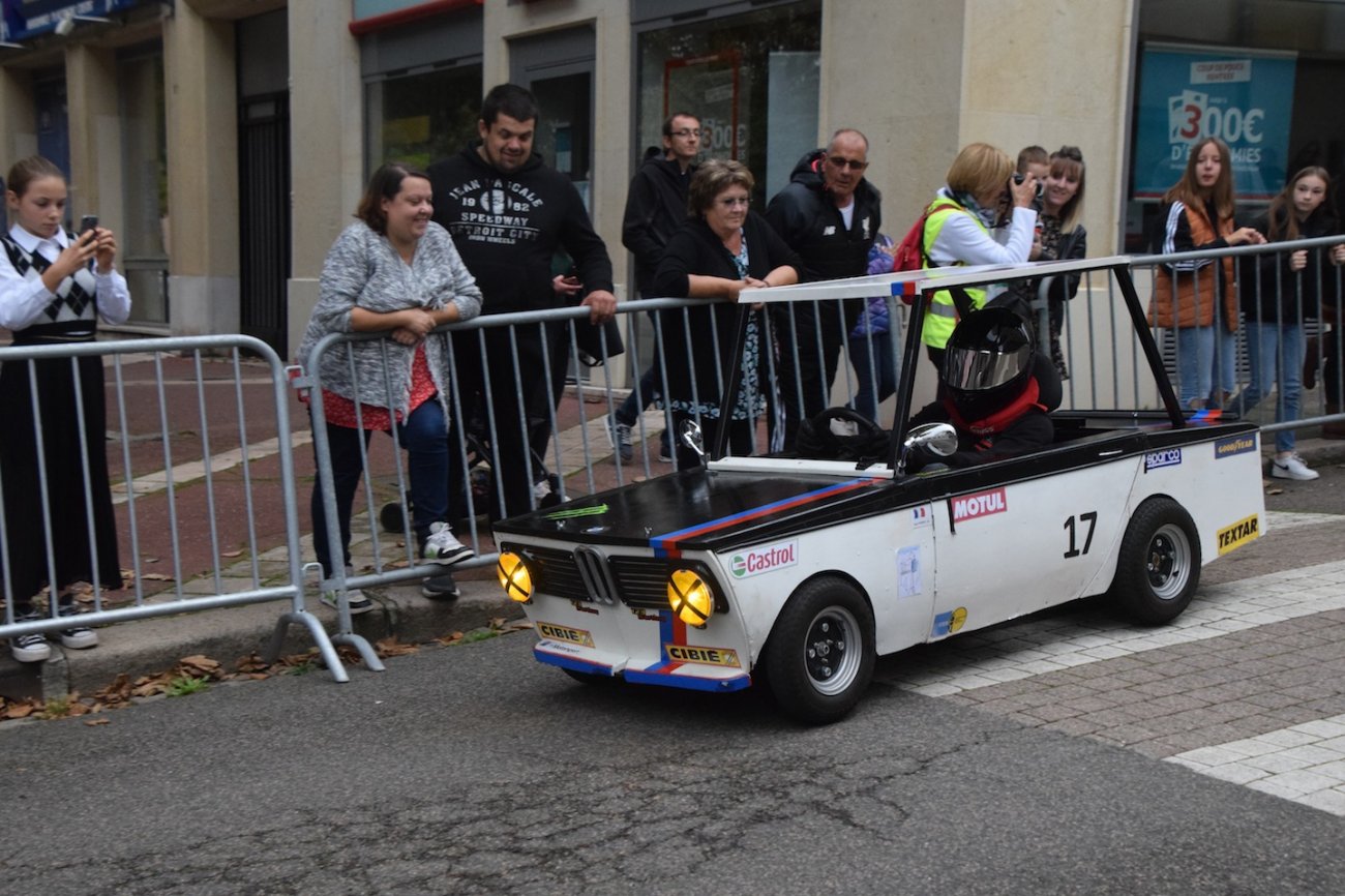 LE CREUSOT : Une course de trâcles très disputée qui a tenu toutes ses ...