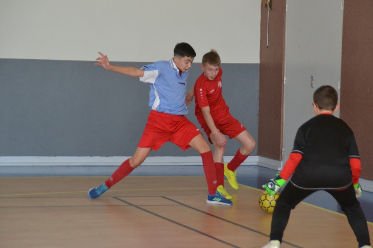 FUTSAL U.N.S.S : Le collège Anne Frank sur la troisième marche de la ...