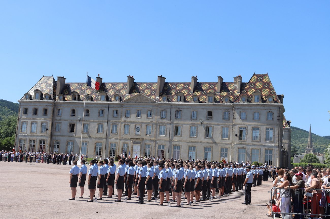 AUTUN : L'heure de la quille pour les élèves du Lycée Militaire - Autun ...