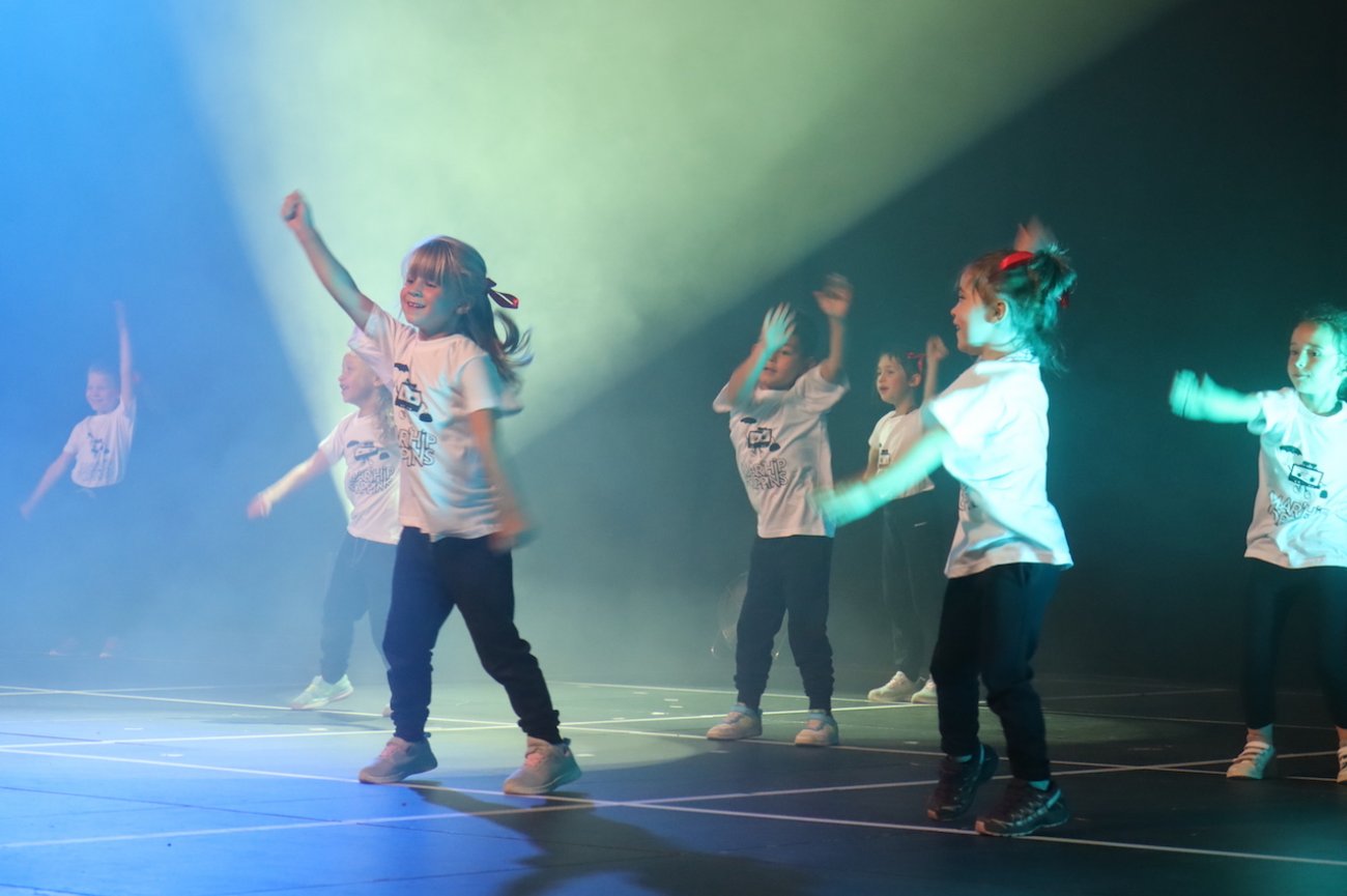 PARC DES EXPOSITIONS L'EDUEN : Mar'Hip Poppins, une adaption à la sauce ...
