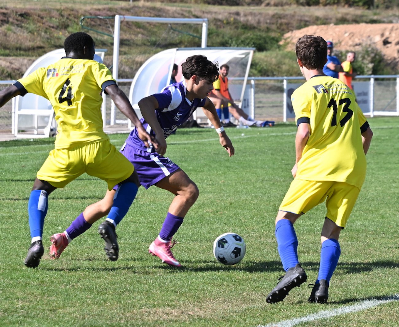 FOOTBALL (Régionale 3) : Saint-Sernin du Bois rate le coche face à ...