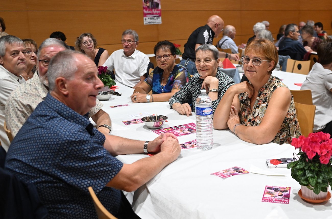 LE CREUSOT : Quelle ambiance au premier thé dansant de la saison, avec ...