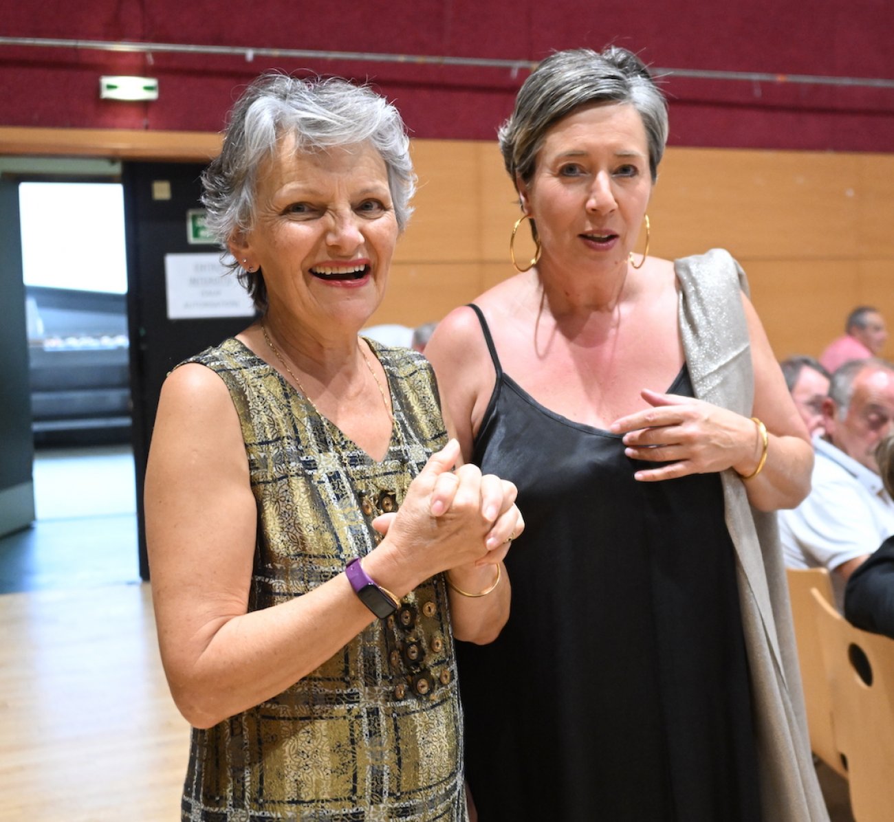 LE CREUSOT : Quelle ambiance au premier thé dansant de la saison, avec ...