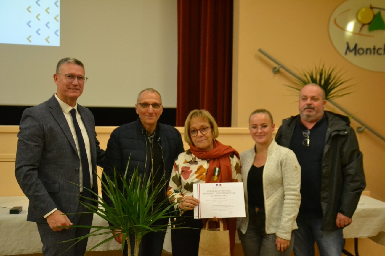 MONTCHANIN : Les agents et retraités de la Ville mis à l’honneur ...