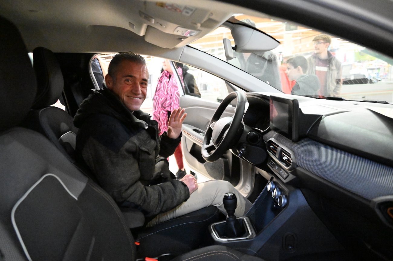 LE CREUSOT : Benoît Chollet s’est vu remettre les clefs de la voiture ...