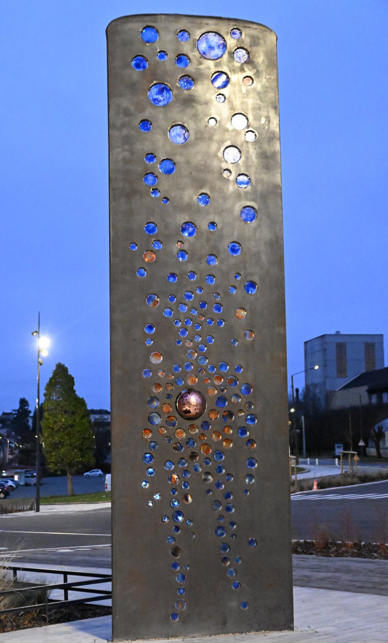 LE CREUSOT : L’œuvre monumentale de Michel Granger plébiscitée ...