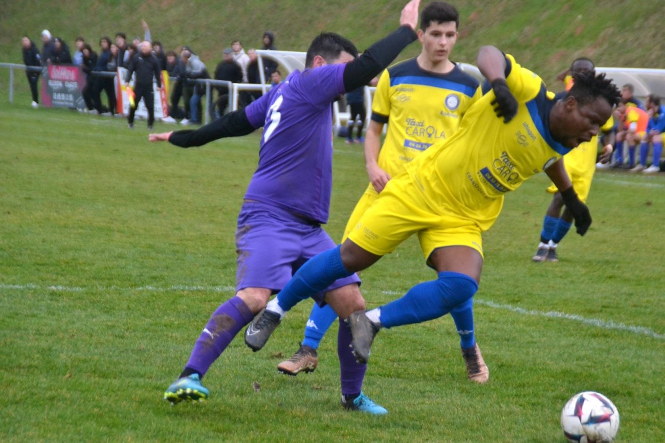 FOOTBALL (Régionale 3) : Le Breuil trop naïf se fait surprendre par ...