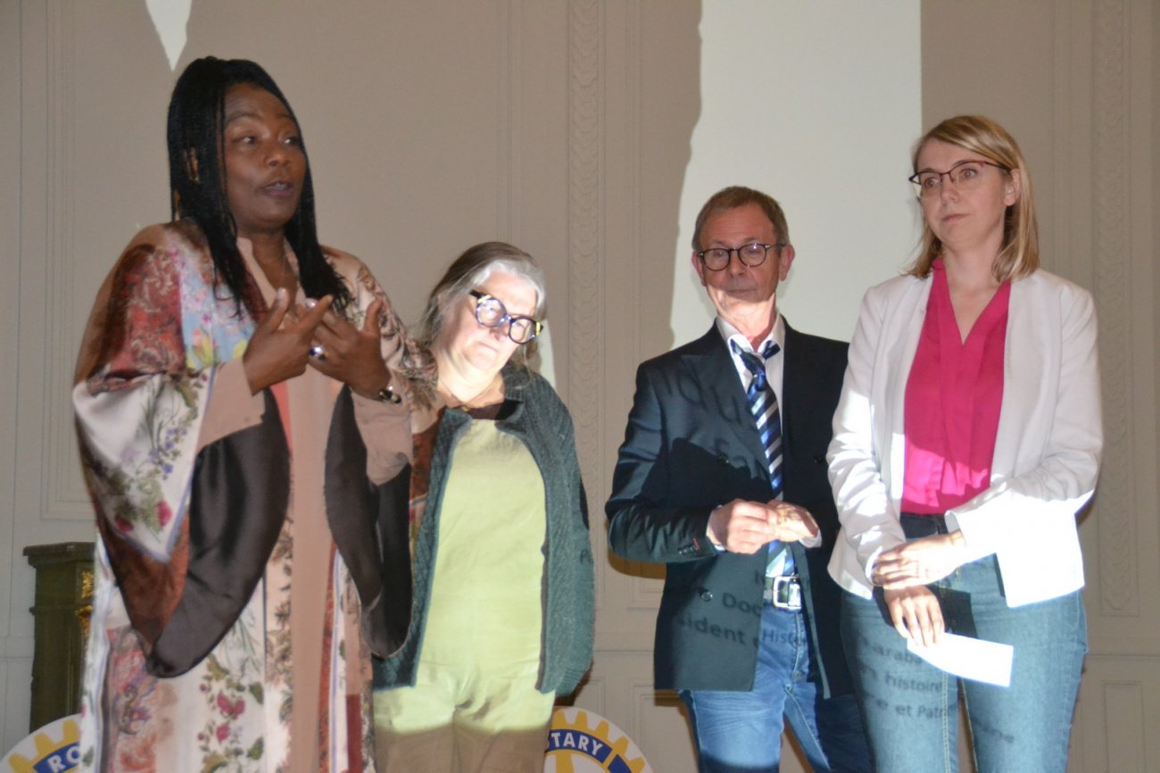 LE CREUSOT : Le Rotary club du Creusot remet 1 000 € à l’association ...