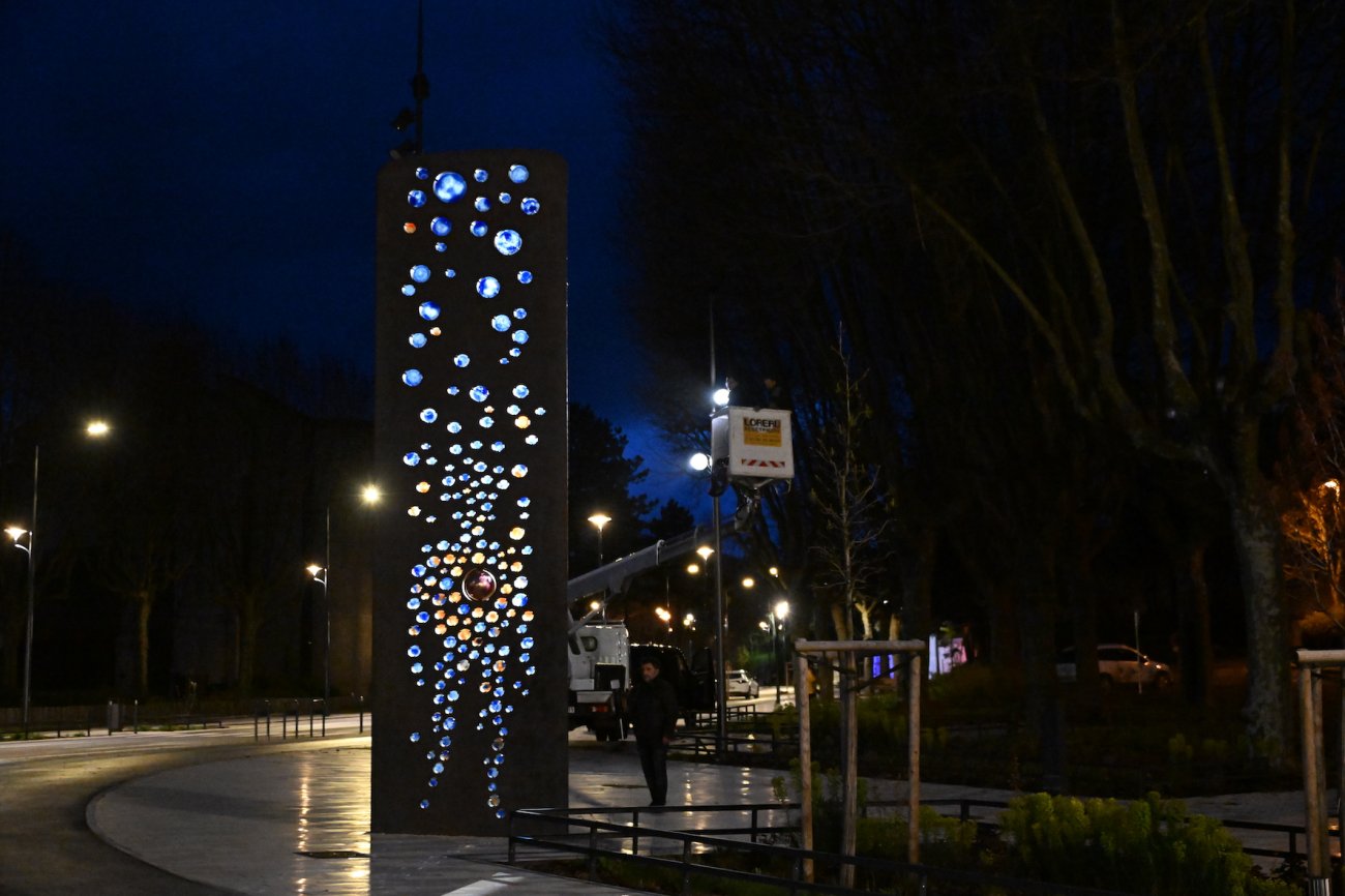 LE CREUSOT : L’œuvre monumentale de Michel Granger a été mise en ...