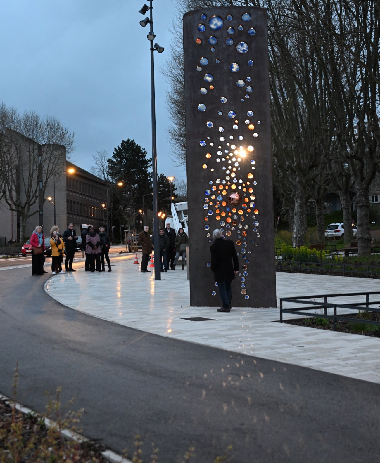 LE CREUSOT : L’œuvre monumentale de Michel Granger a été mise en ...