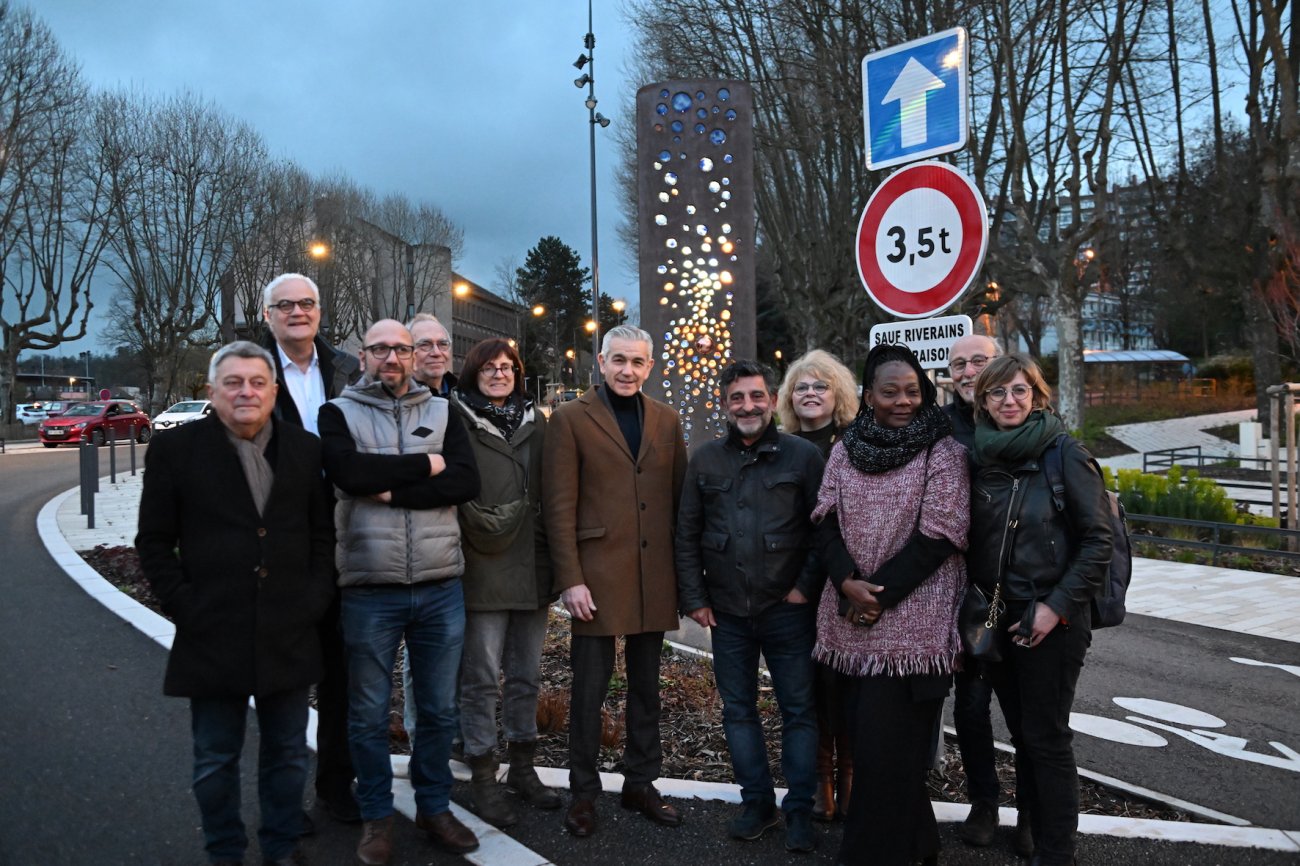 LE CREUSOT : L’œuvre monumentale de Michel Granger a été mise en ...