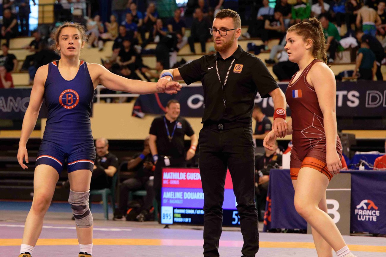 LUTTE : Améline Douarre championne de France à la Halle des Sports au ...