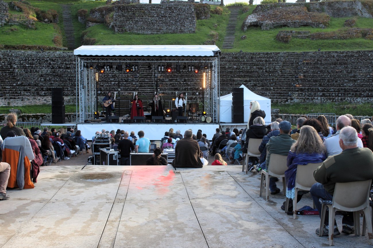AUTUN : Luc Arbogast au Théâtre Romain a enchanté samedi soir son ...