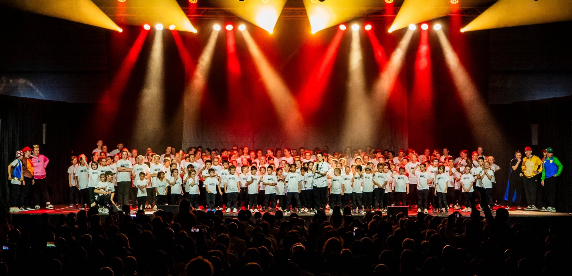 AUTUN : Les 230 danseurs de Tony et Flow à l'EDUEN - Autun Infos