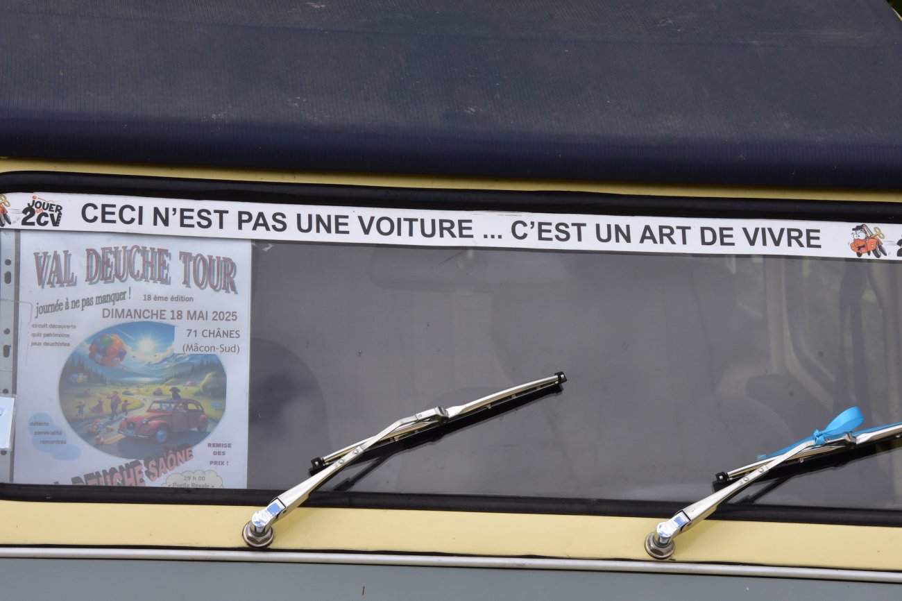 SAONE ET LOIRE : Les 2CV font le spectacle aux Combes Grondées ...