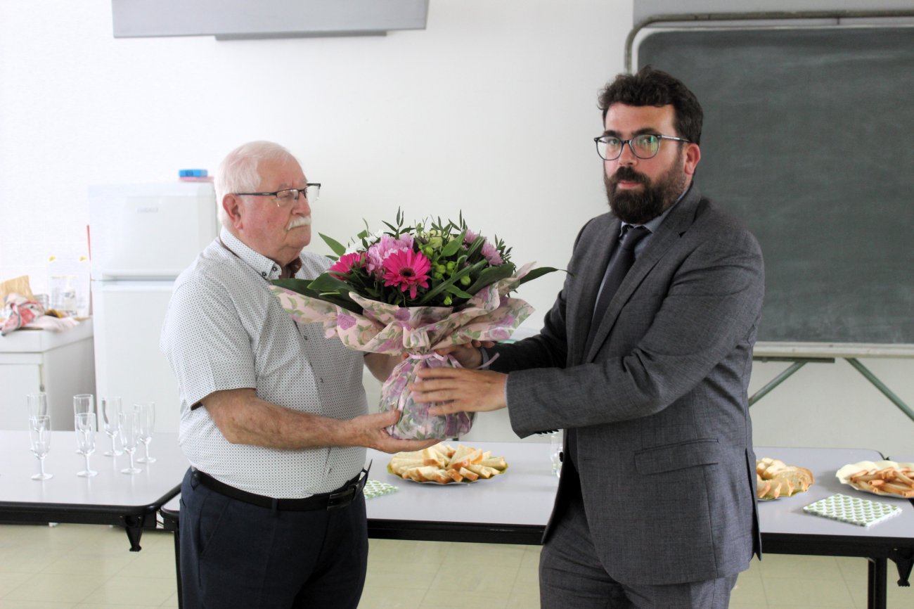 AUTUN : Le lieutenant-colonel André Barret passe le flambeau à Daniel ...