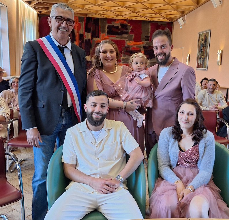 LE CREUSOT : Baptême républicain pour Giulia - Creusot Infos