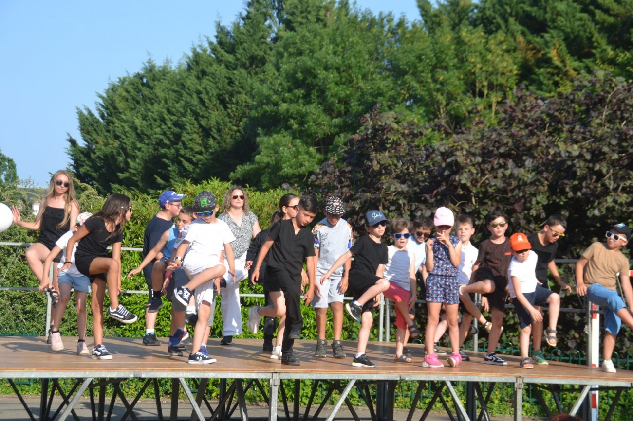 LE CREUSOT : La Kermesse de La Charmille a fait la joie des grands et ...