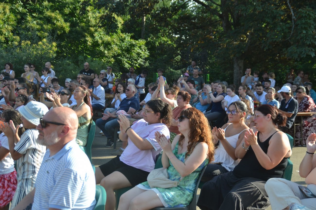 LE CREUSOT : La Kermesse de La Charmille a fait la joie des grands et ...