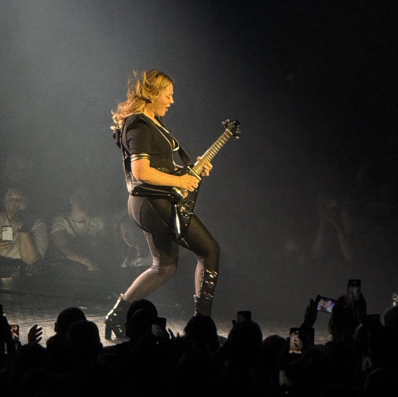 ZÉNITH : Santa a époustouflé les milliers de spectateurs venus l ...