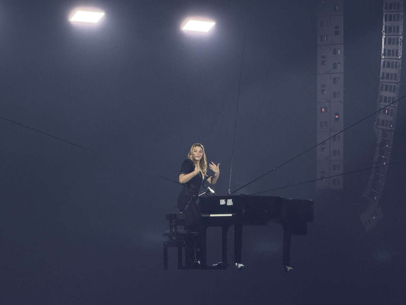 ZÉNITH : Santa a époustouflé les milliers de spectateurs venus l ...