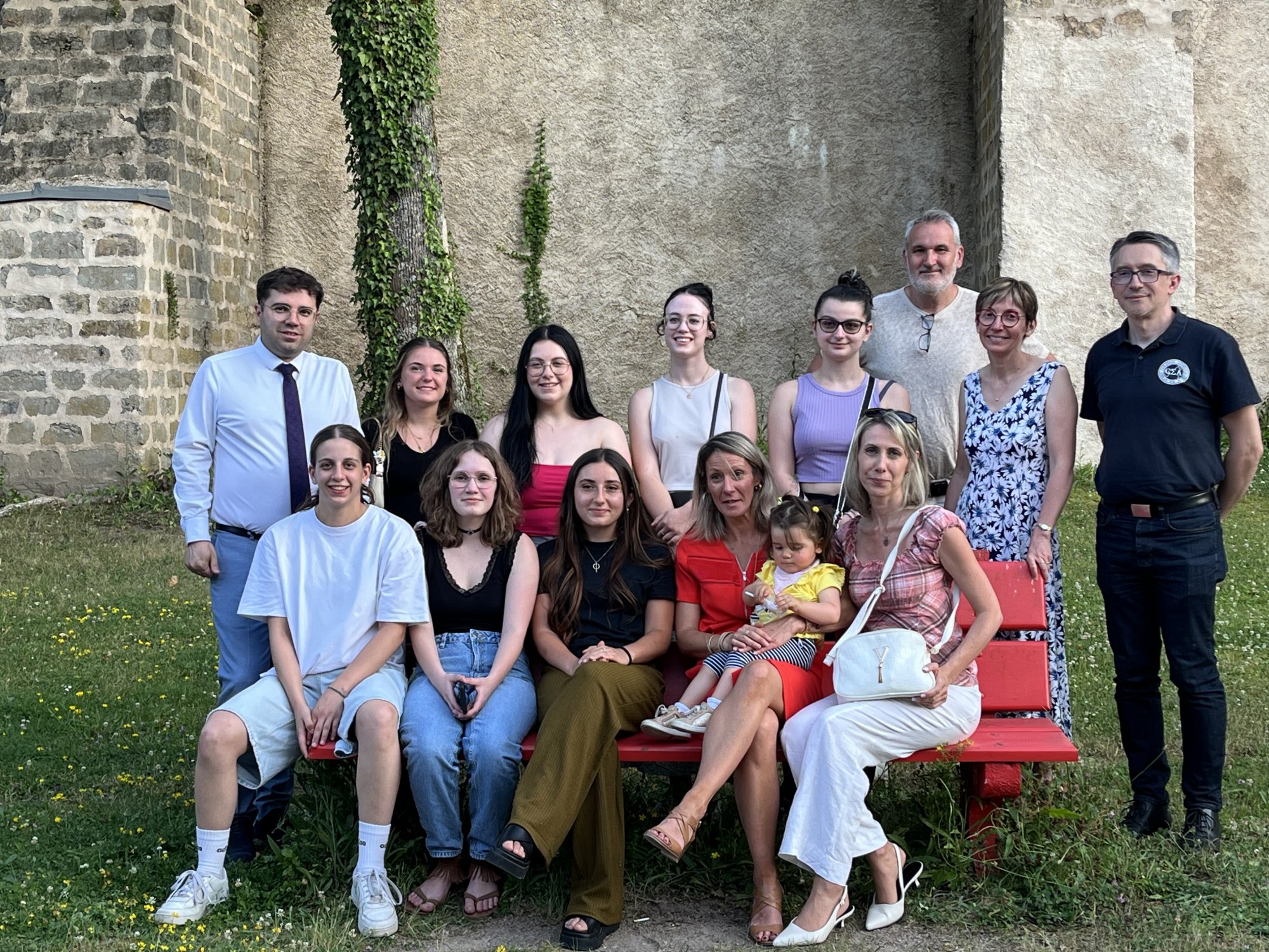 LE CREUSOT : La licence AES, au centre universitaire Condorcet, fête ...