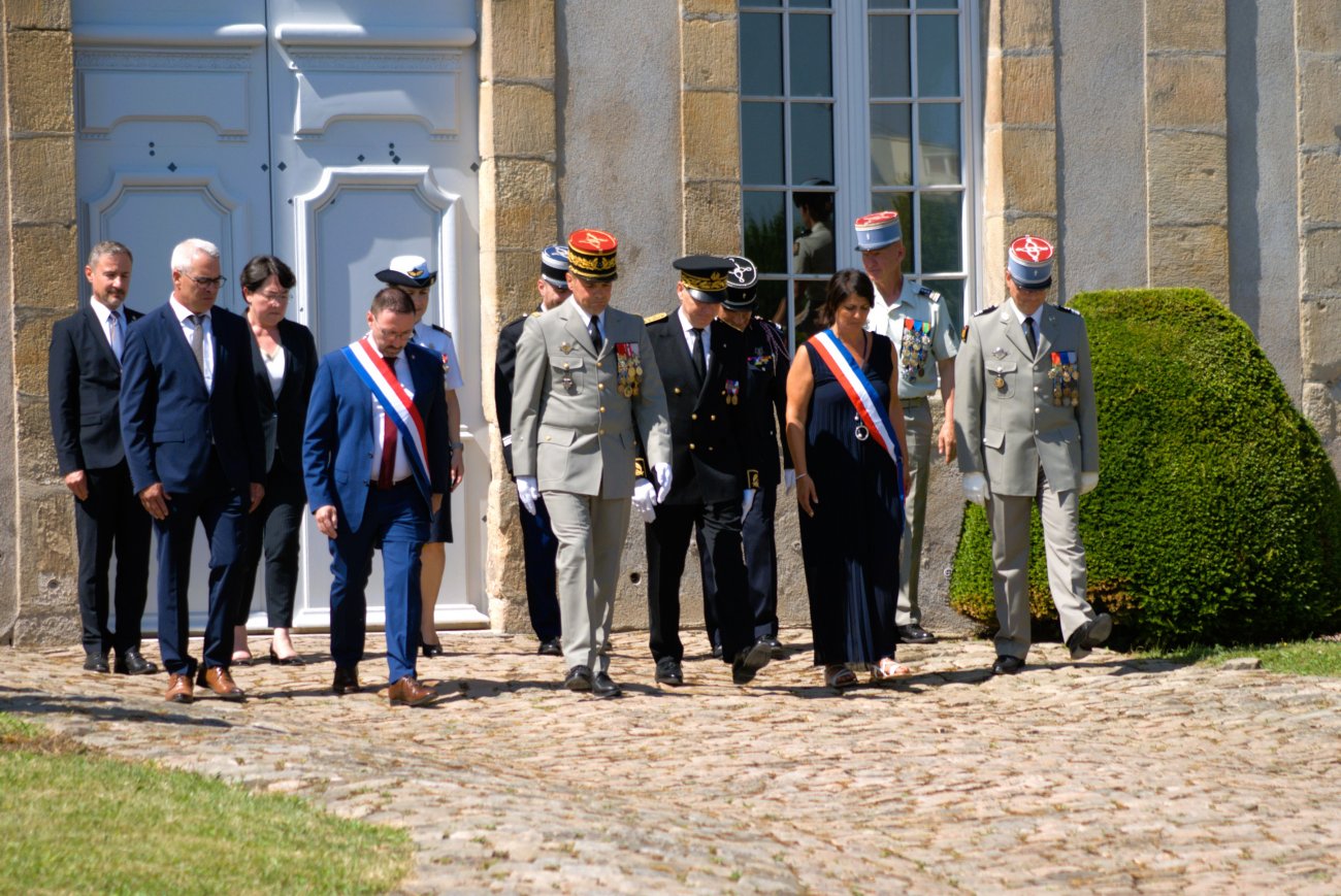 AUTUN : Cérémonie militaire au quartier Gangloff au LMA - Autun Infos