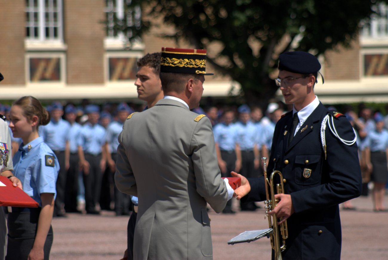 AUTUN : Cérémonie militaire au quartier Gangloff au LMA - Autun Infos
