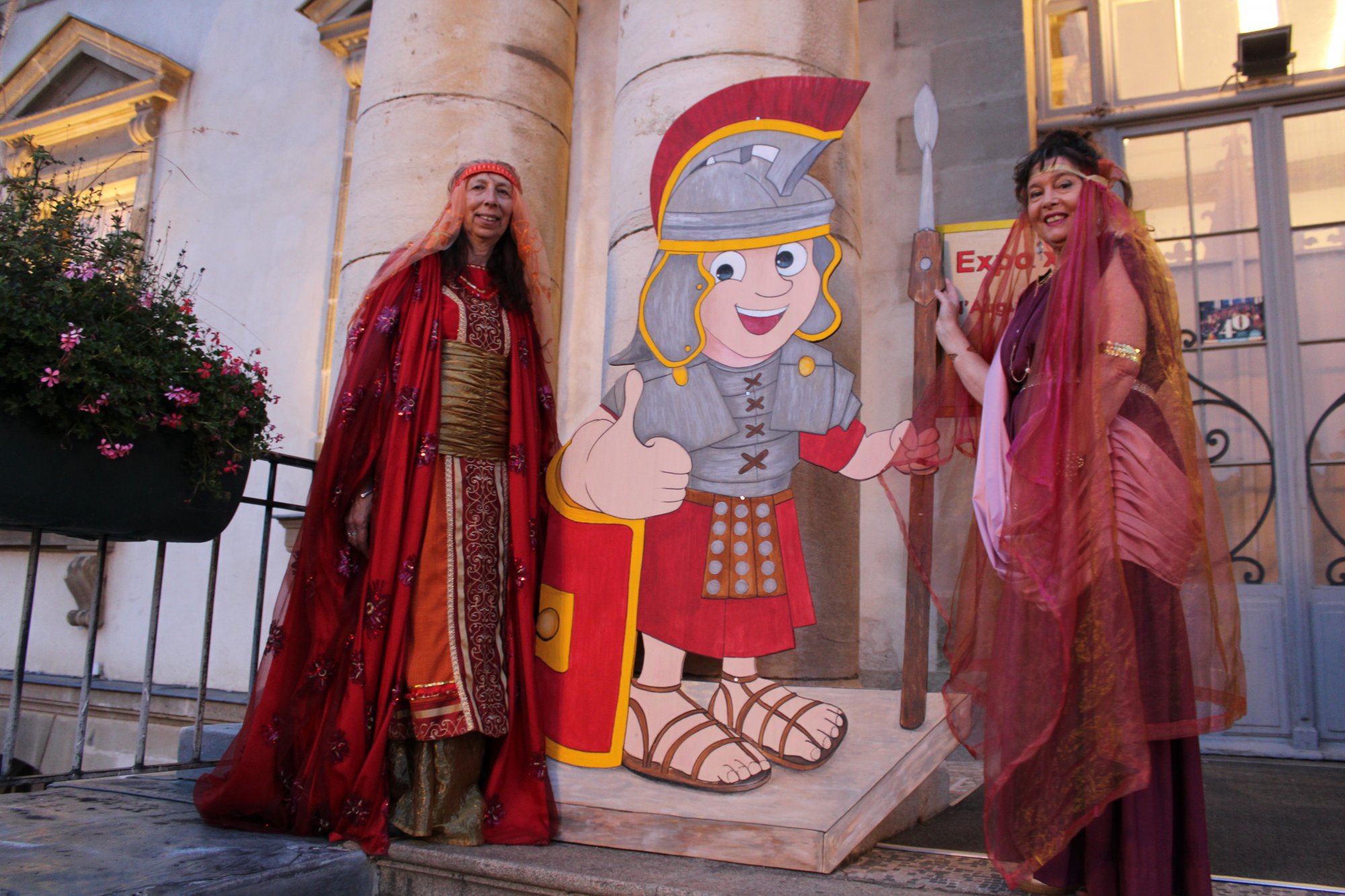 AUTUN : Pendant la nocturne de l'exposition des 40 ans d’Augustodunum ...