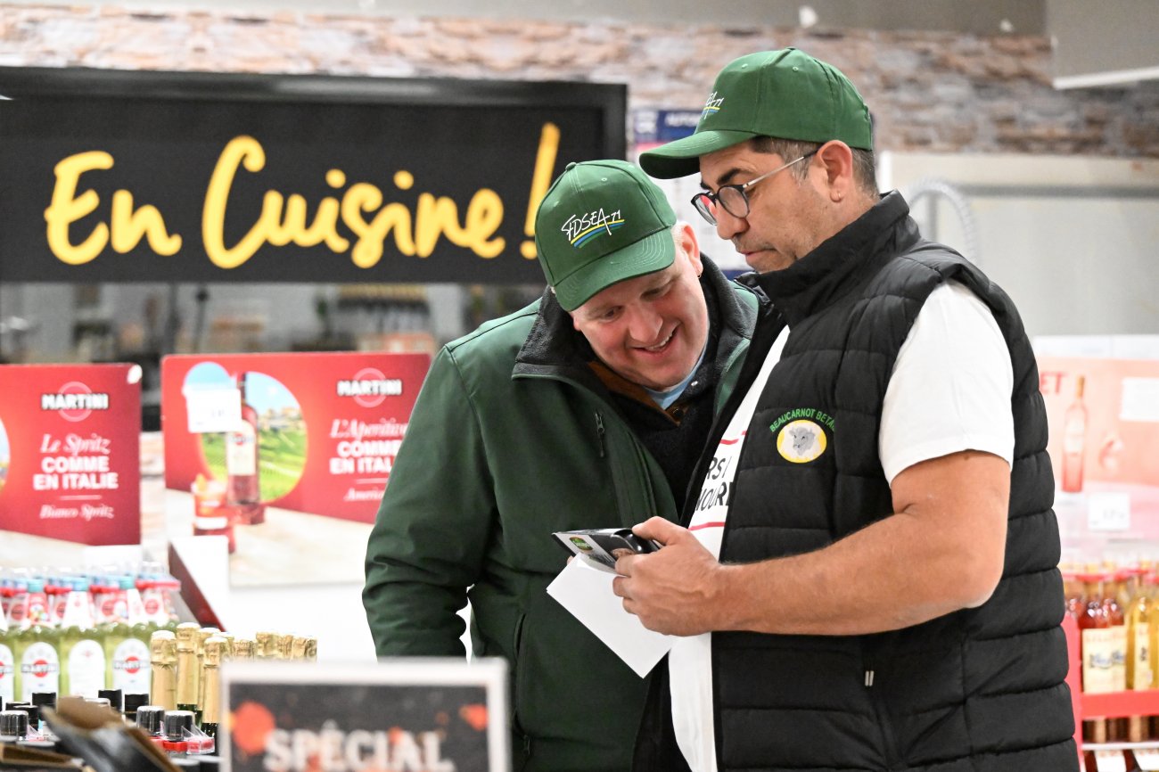 SAONE ET LOIRE : Les agriculteurs à Intermarché, au Creusot, pour ...