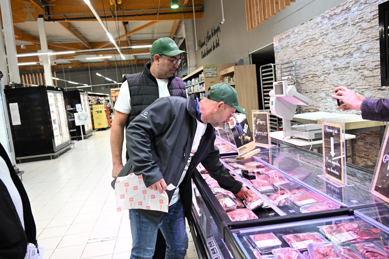 SAONE ET LOIRE : Les agriculteurs à Intermarché, au Creusot, pour ...