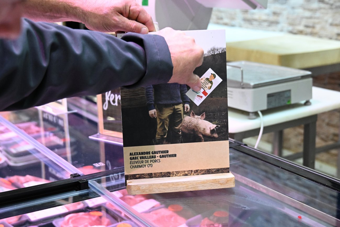 SAONE ET LOIRE : Les agriculteurs à Intermarché, au Creusot, pour ...