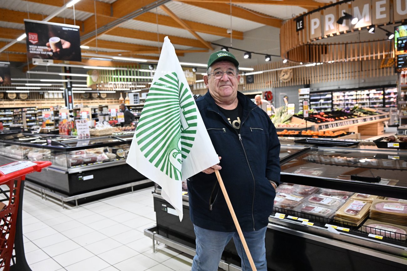 SAONE ET LOIRE : Les agriculteurs à Intermarché, au Creusot, pour ...