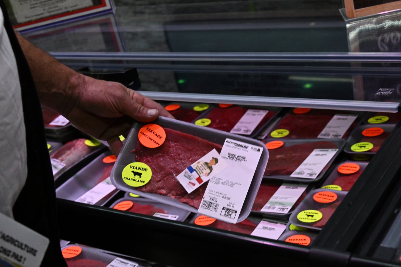 SAONE ET LOIRE : Les agriculteurs à Intermarché, au Creusot, pour ...